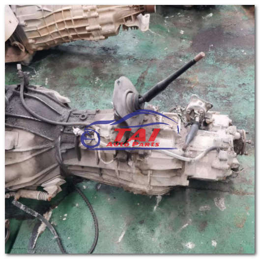 TOYOTA LANDCRUSIER 1HZ USED ENGINE ASSEMBLY WITH 4WD MANUAL TRANSMISSION